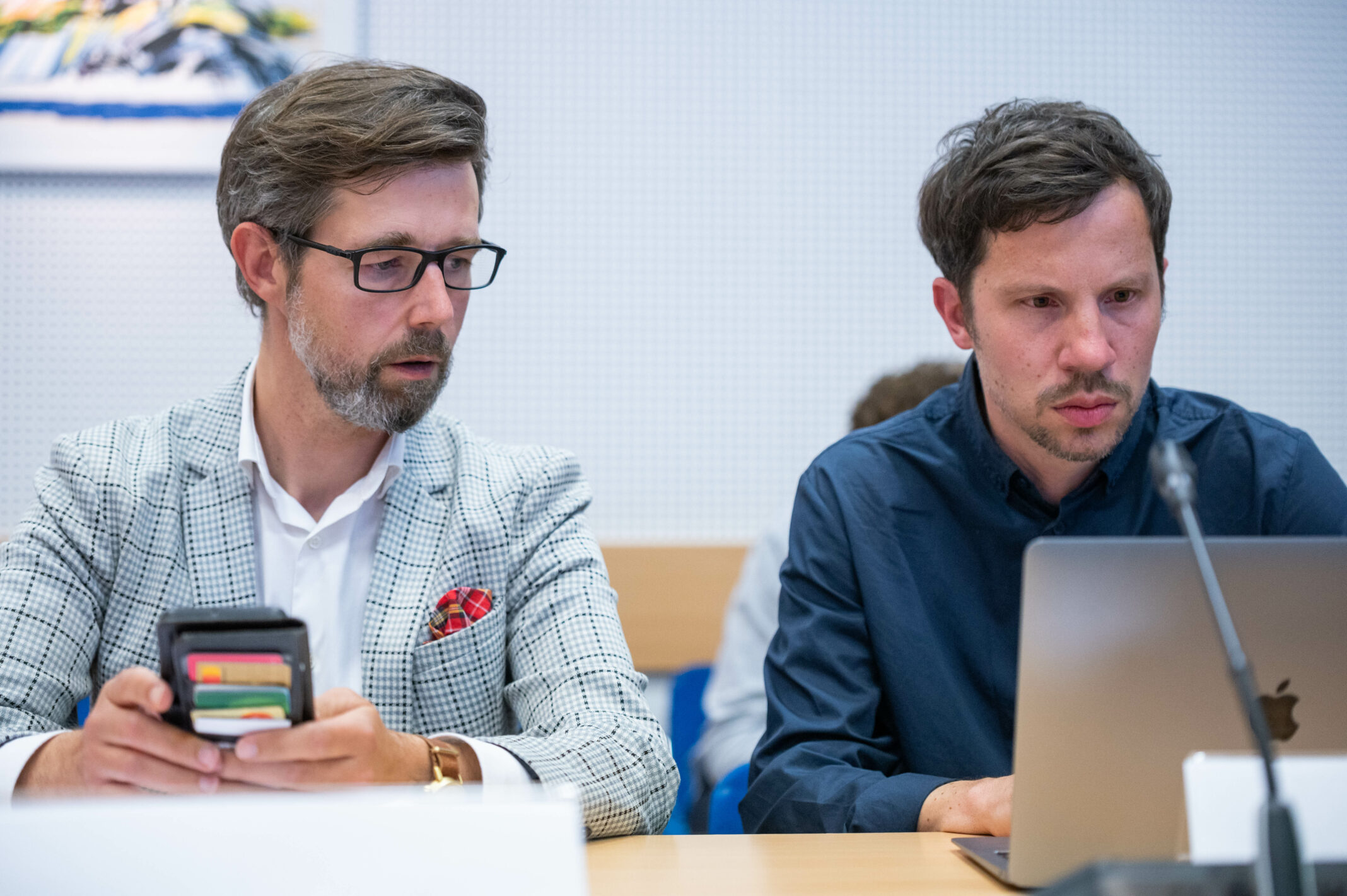 Začelo se je: Tadej Troha v dvigalu zgradbe RTV verbalno nad Jadranko ...