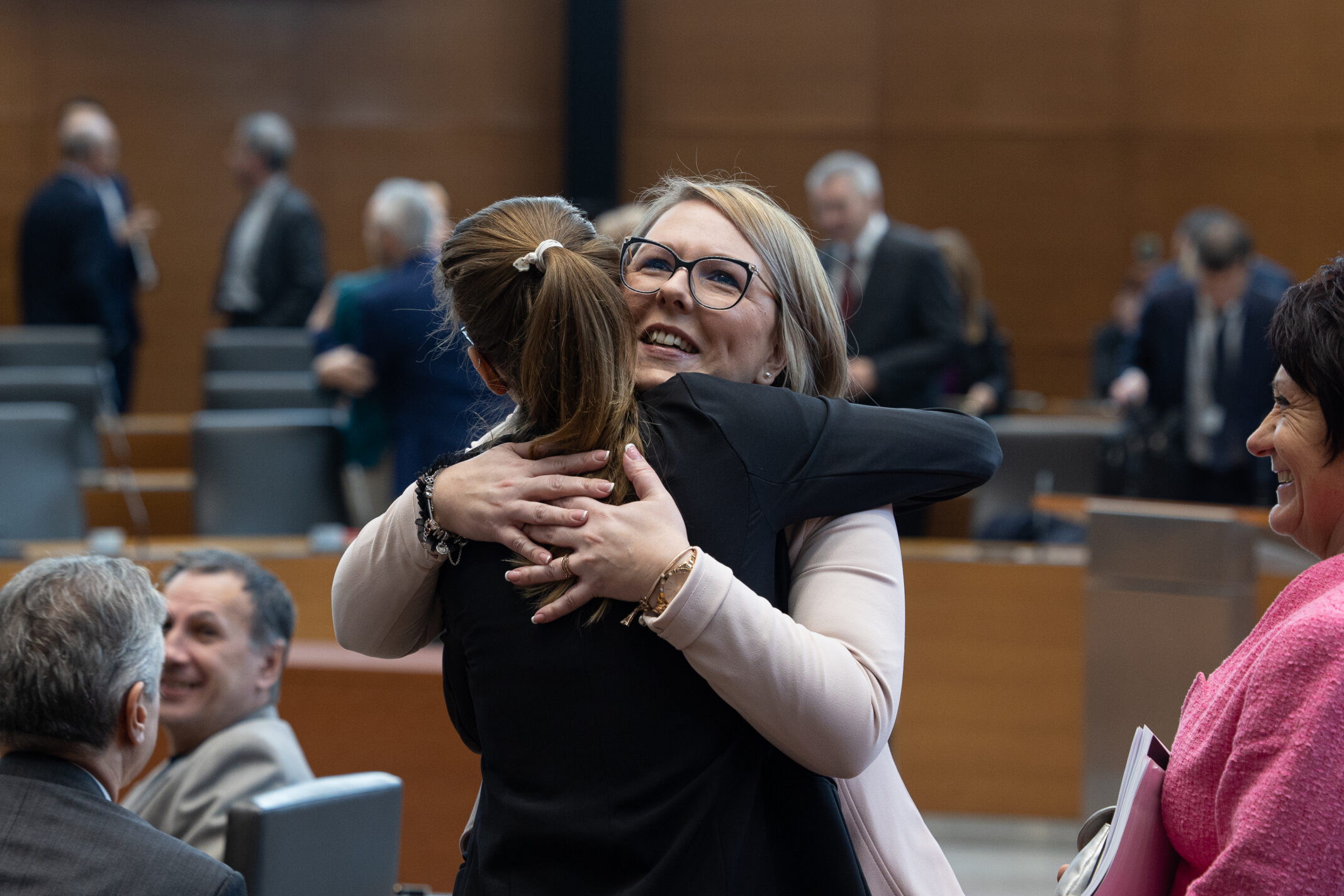 Noro: po vojaškem resničnostnem šovu še kmetijski? Vladna verzija šova ...